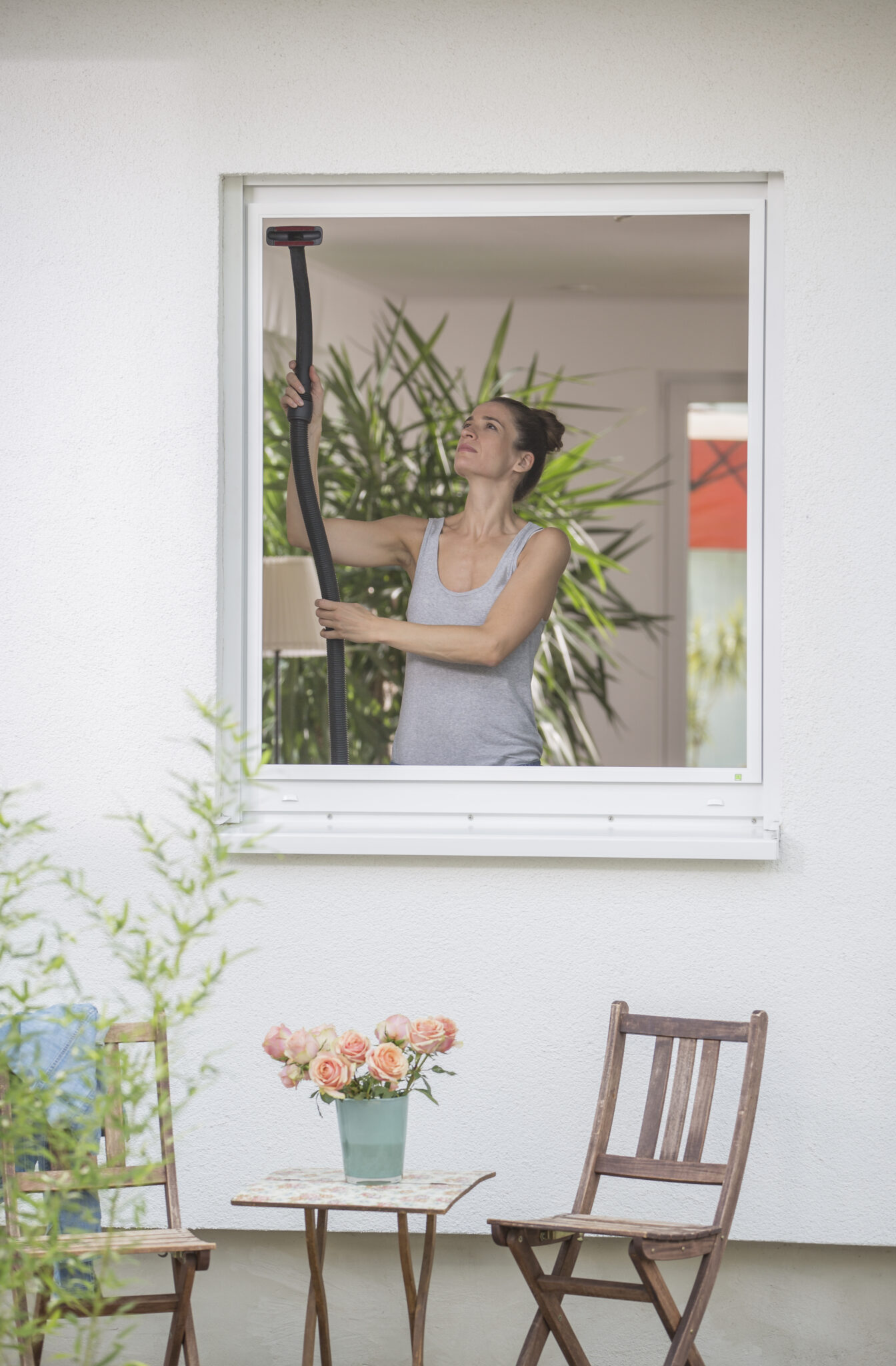Klebereste Von Fliegengitter Am Fensterrahmen Entfernen